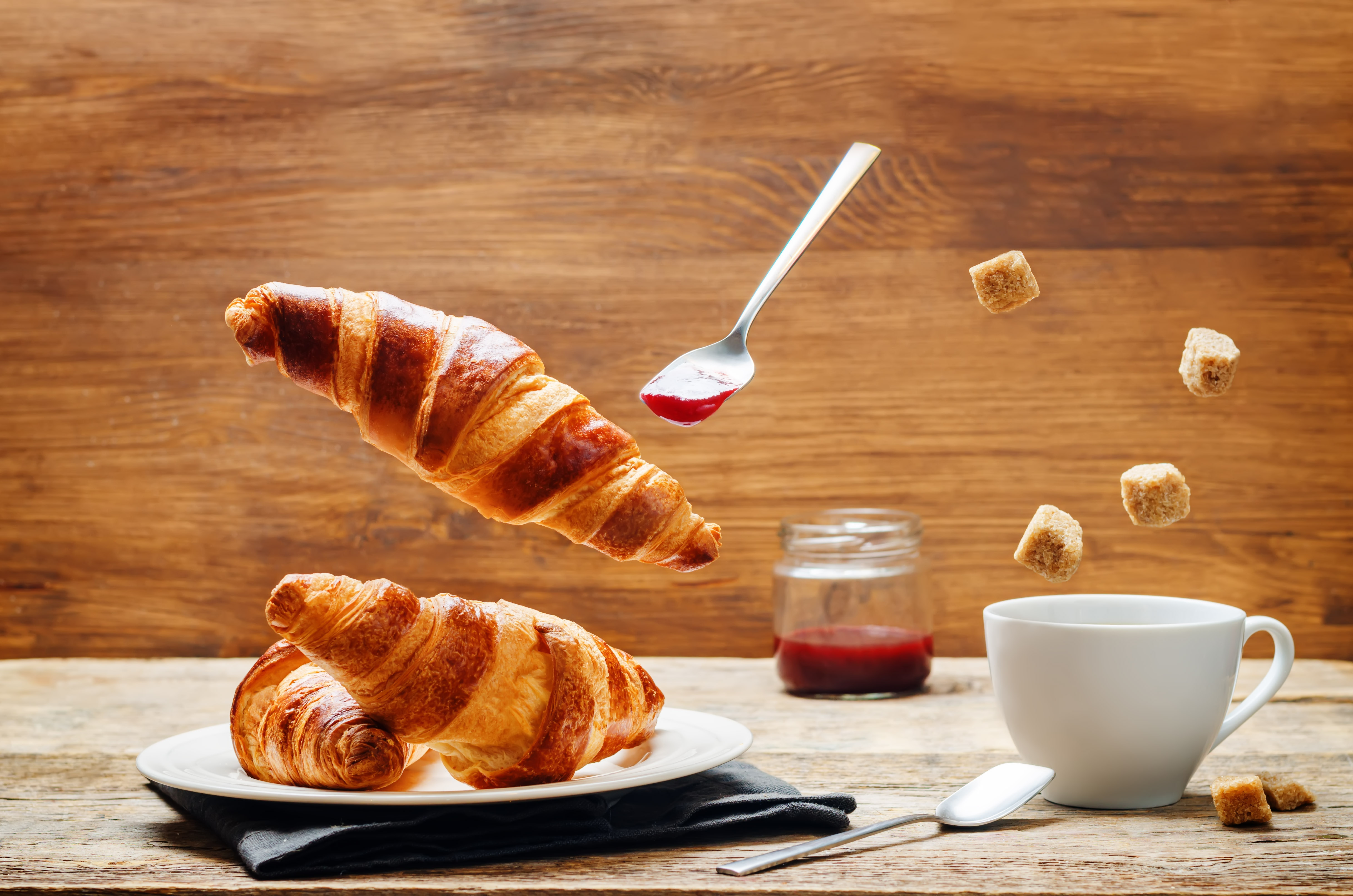 Flying croissant with coffee and jam - Azra Magazin