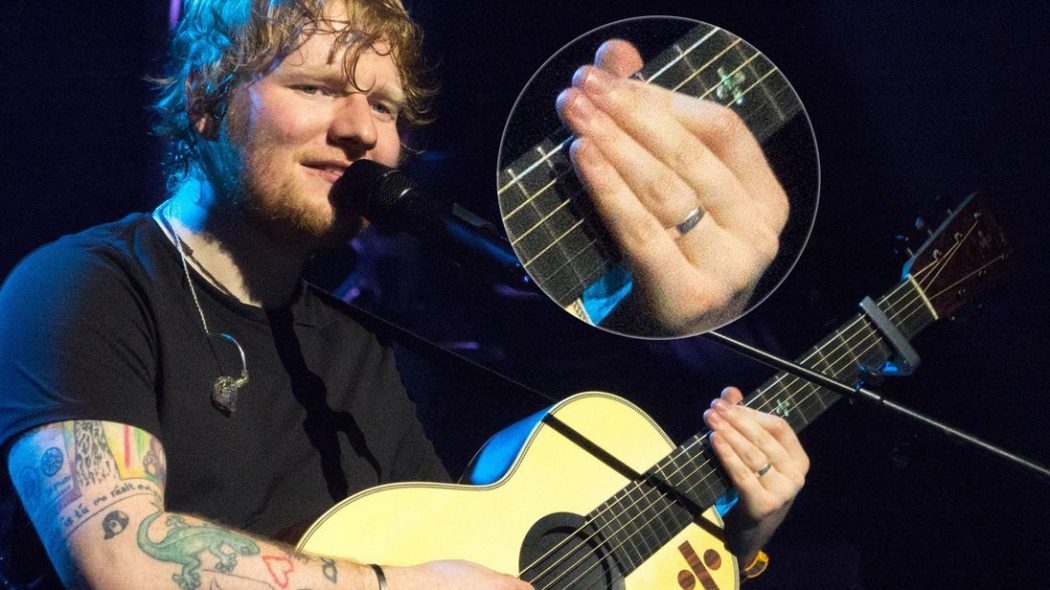 skynews-ed-sheeran-wedding-ring_4236678 - Azra Magazin