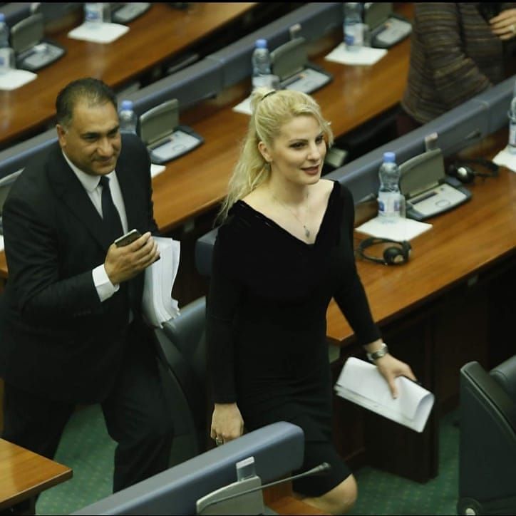 duda balje parlament2 - Azra Magazin