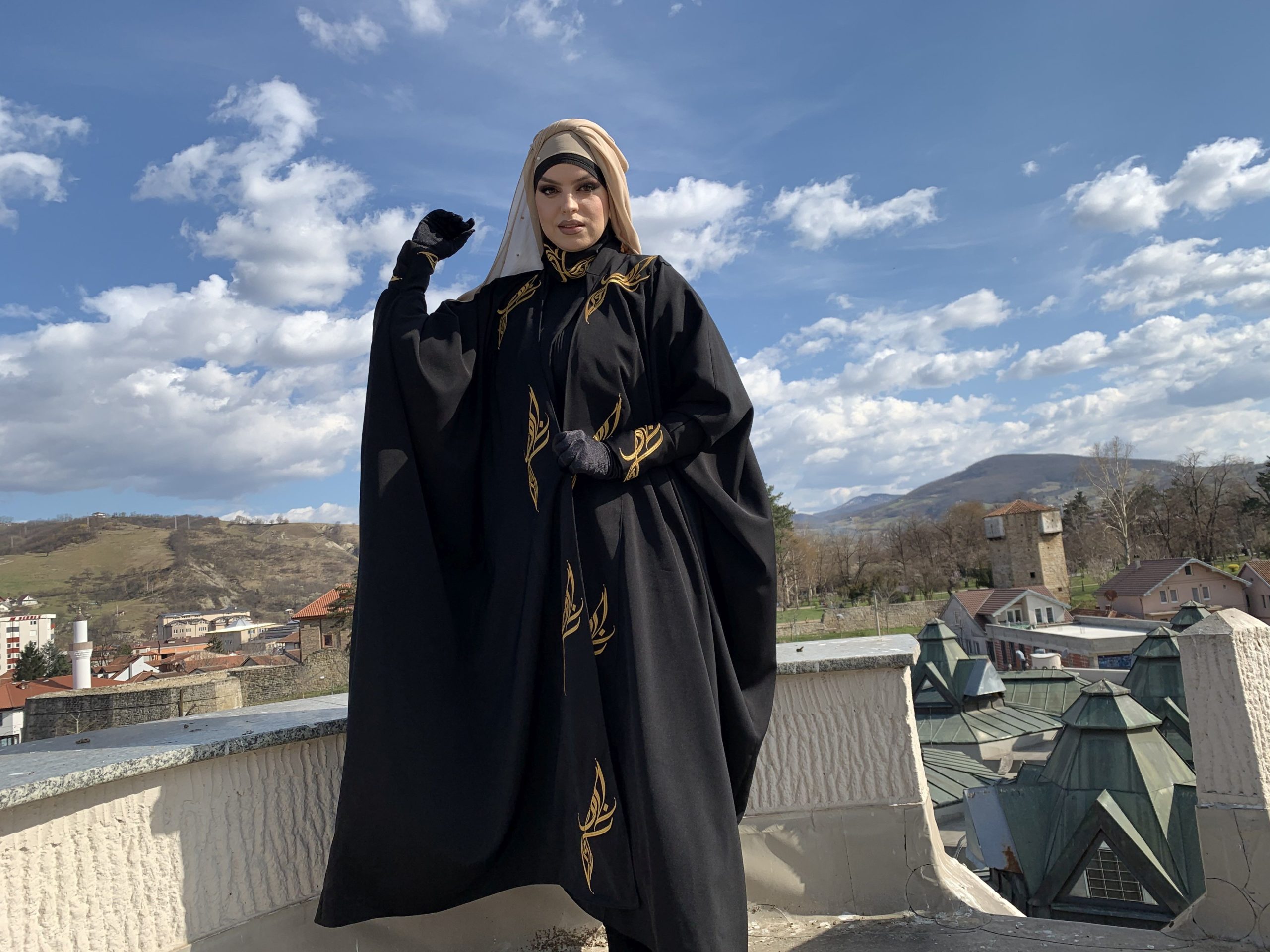 Selma Mekic naslovna - Azra Magazin