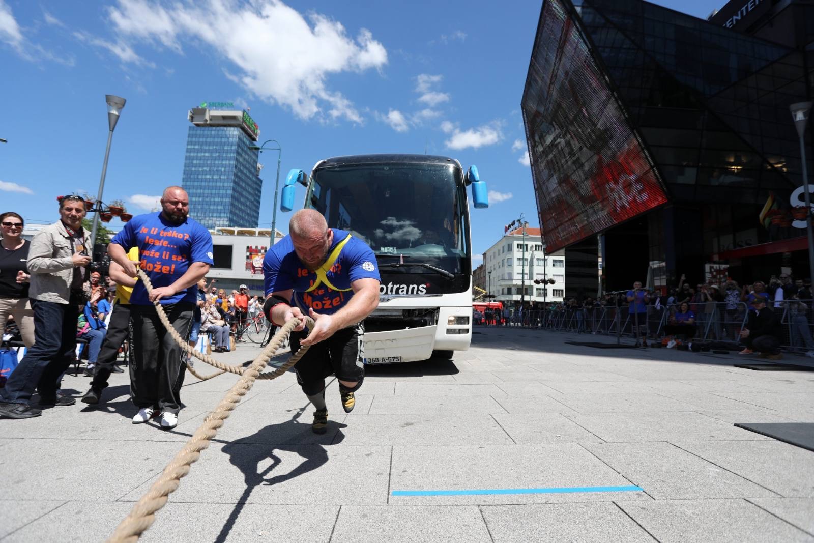 Damir Stroil vs. autobus od 15t - Azra Magazin