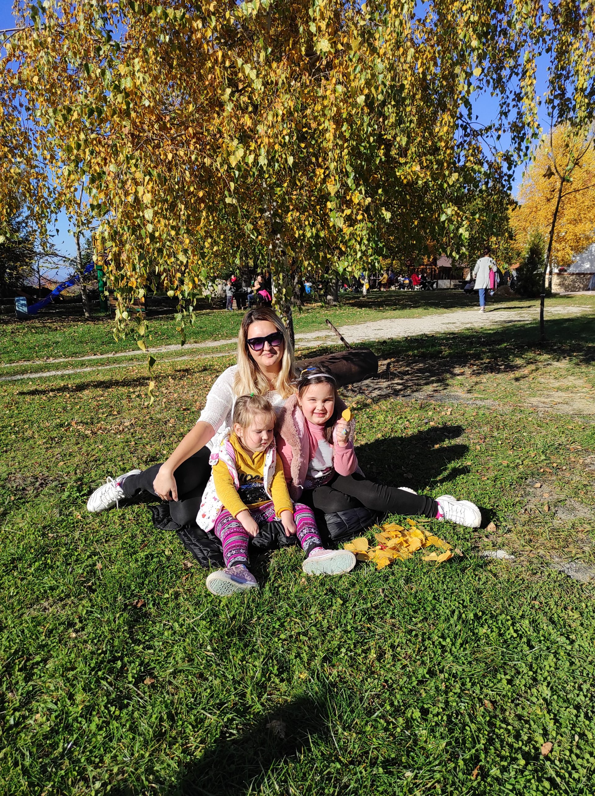 PITALI SMO MAME/Irmela Šabanović: Pitanje kako nastaju djeca će još ...
