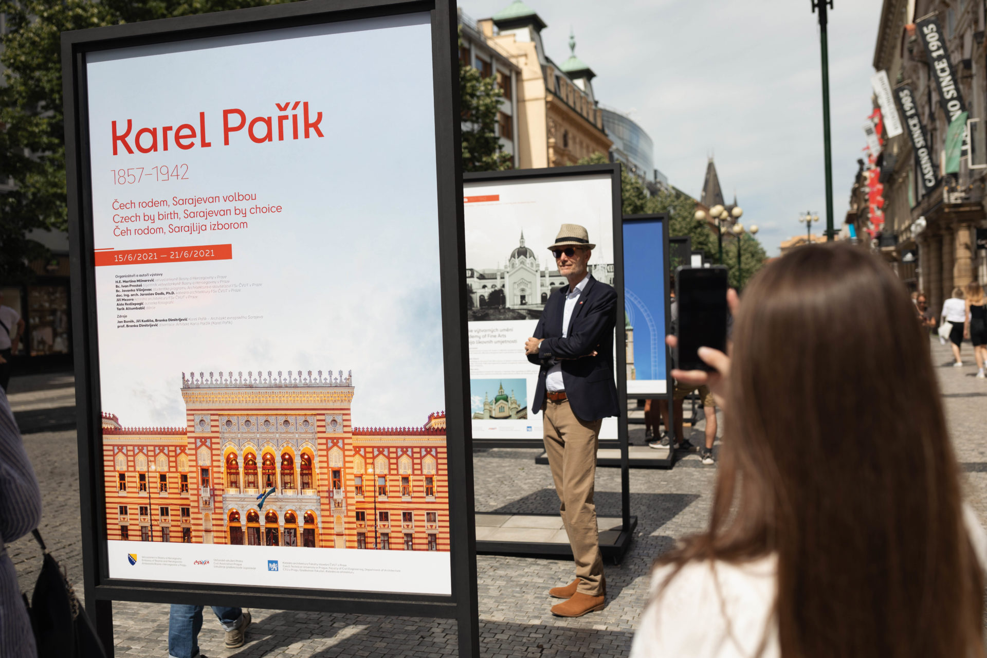 Redzepagic Aida 15 - Azra Magazin