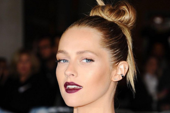 Naslovnica - Azra Magazin