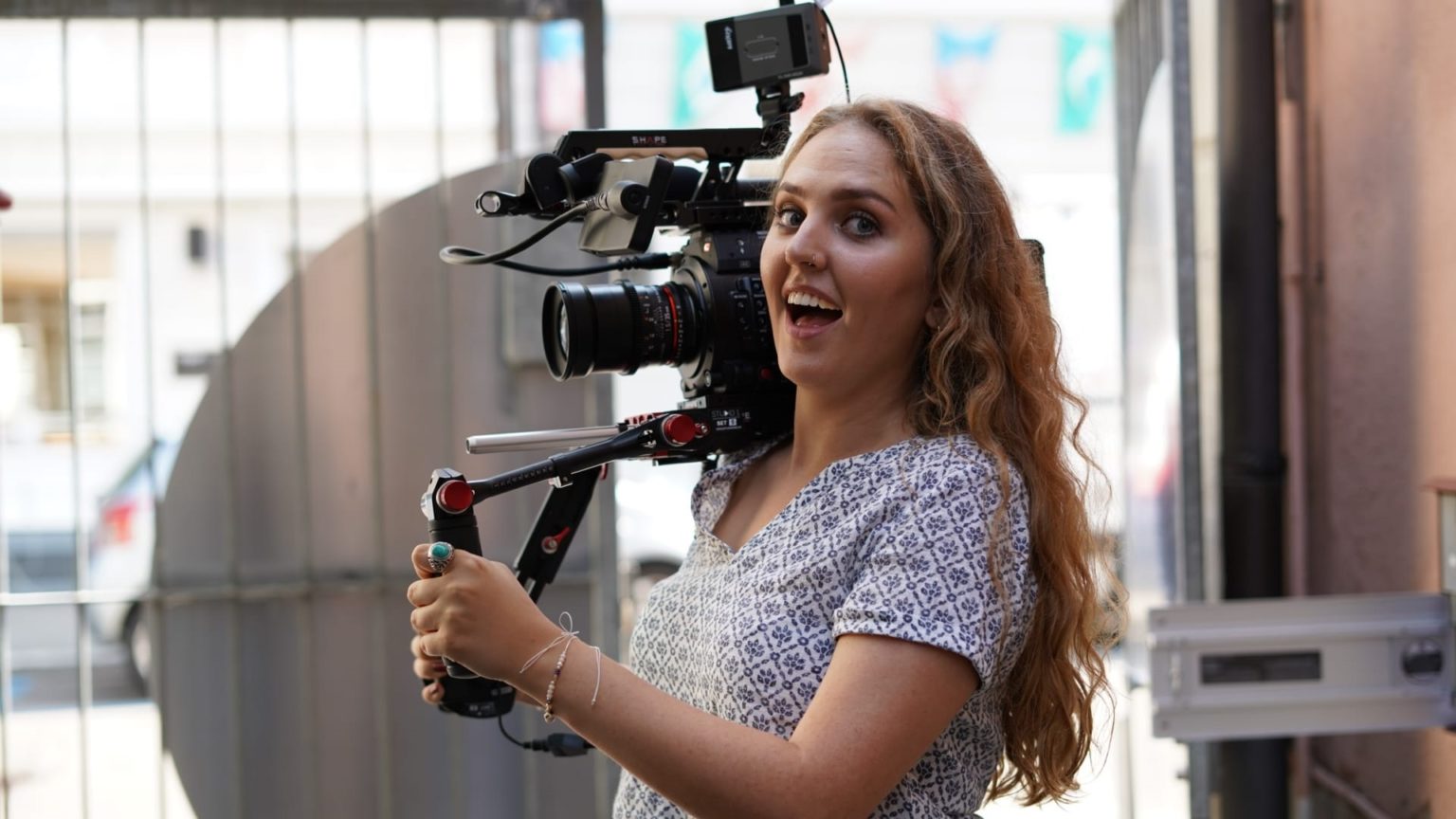 Amila Redžić, tiktokerka koja na duhovit način prikazuje balkansku ...