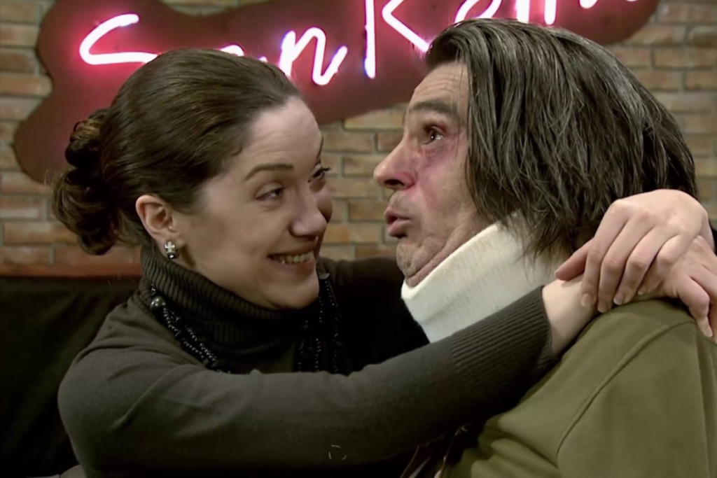Glumila Je Farukovu Veliku Ljubav Senči U Hit Seriji Lud Zbunjen