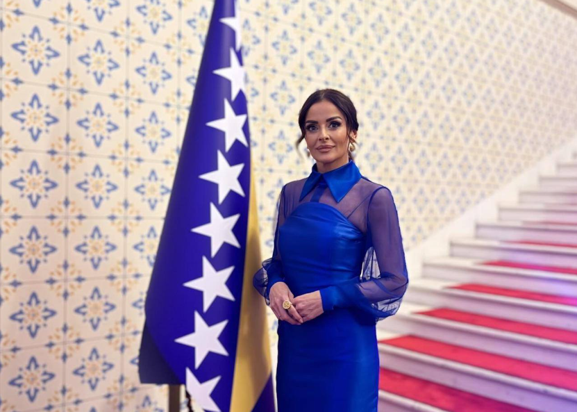 Mirela Bećirović zablistala u kreaciji Kaftan Studija povodom svečanog prijema za Dan državnosti BiH